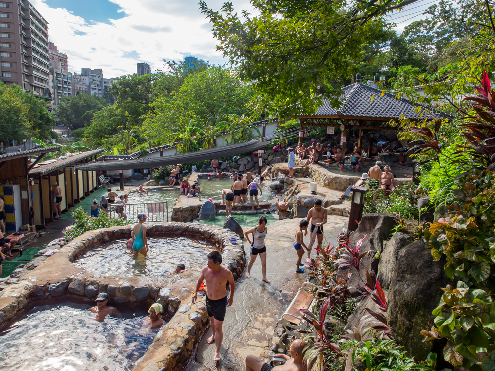 แหล่งน้ำแร่สีเขียวมรกตชื่อดังของไต้หวัน เป่ยโถว | ChangTrixget.com